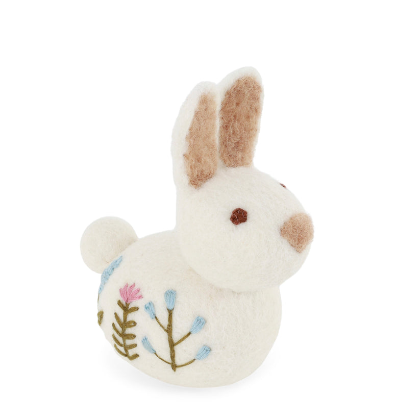 Gry & Sif Sitting Bunny Flower Embroidery White – Wool Decoration ...